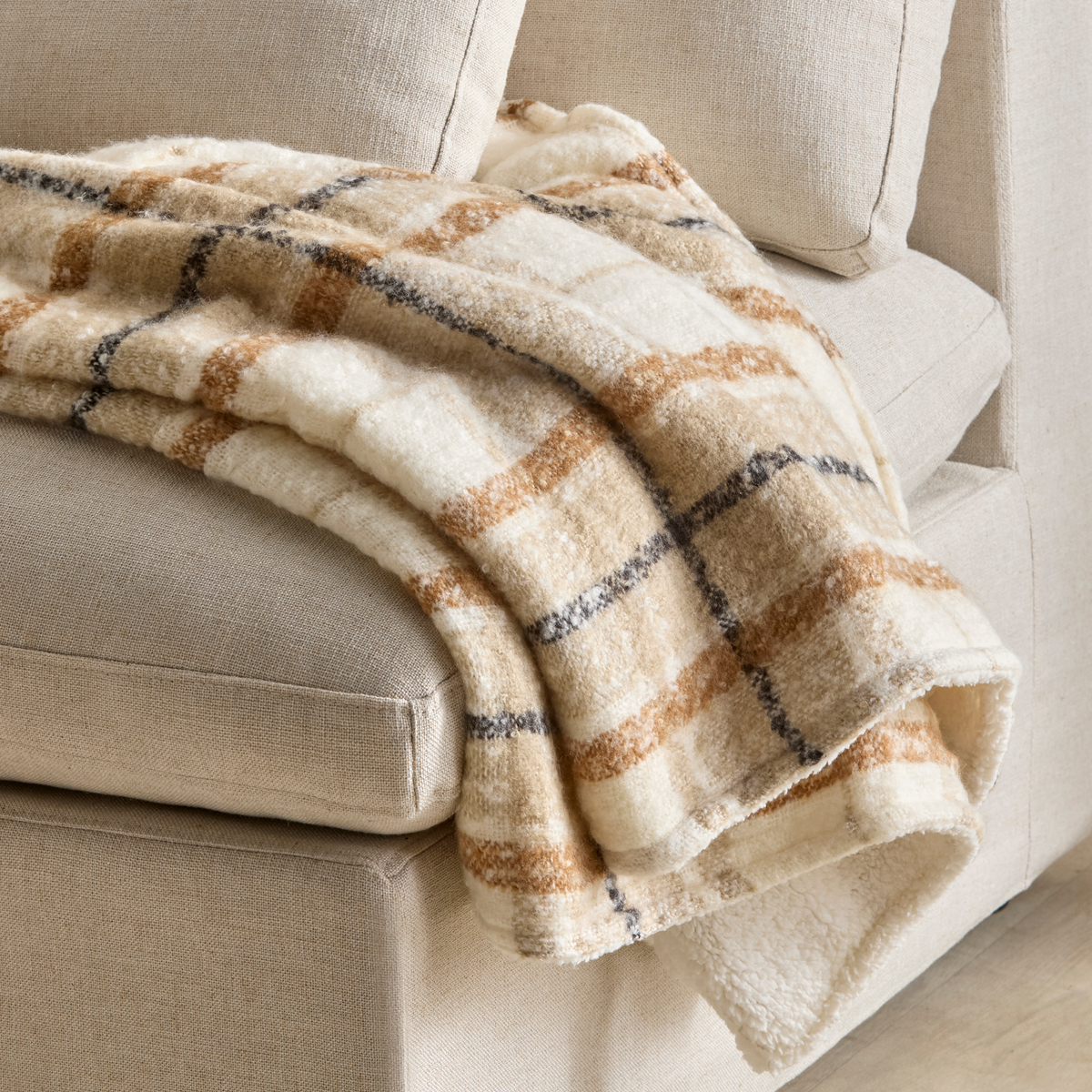 Bouclair | Modern Furniture & Stylish Home Decor